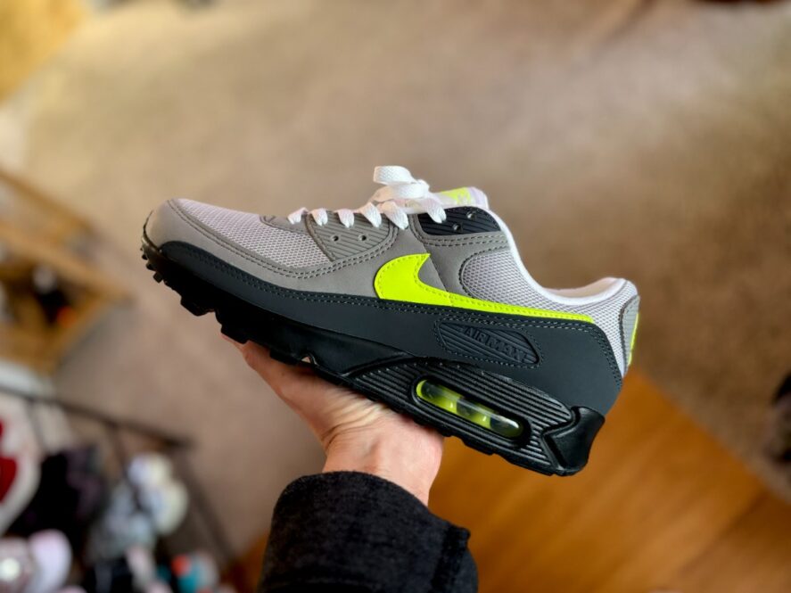 Nike Air Max 90 Neon Review